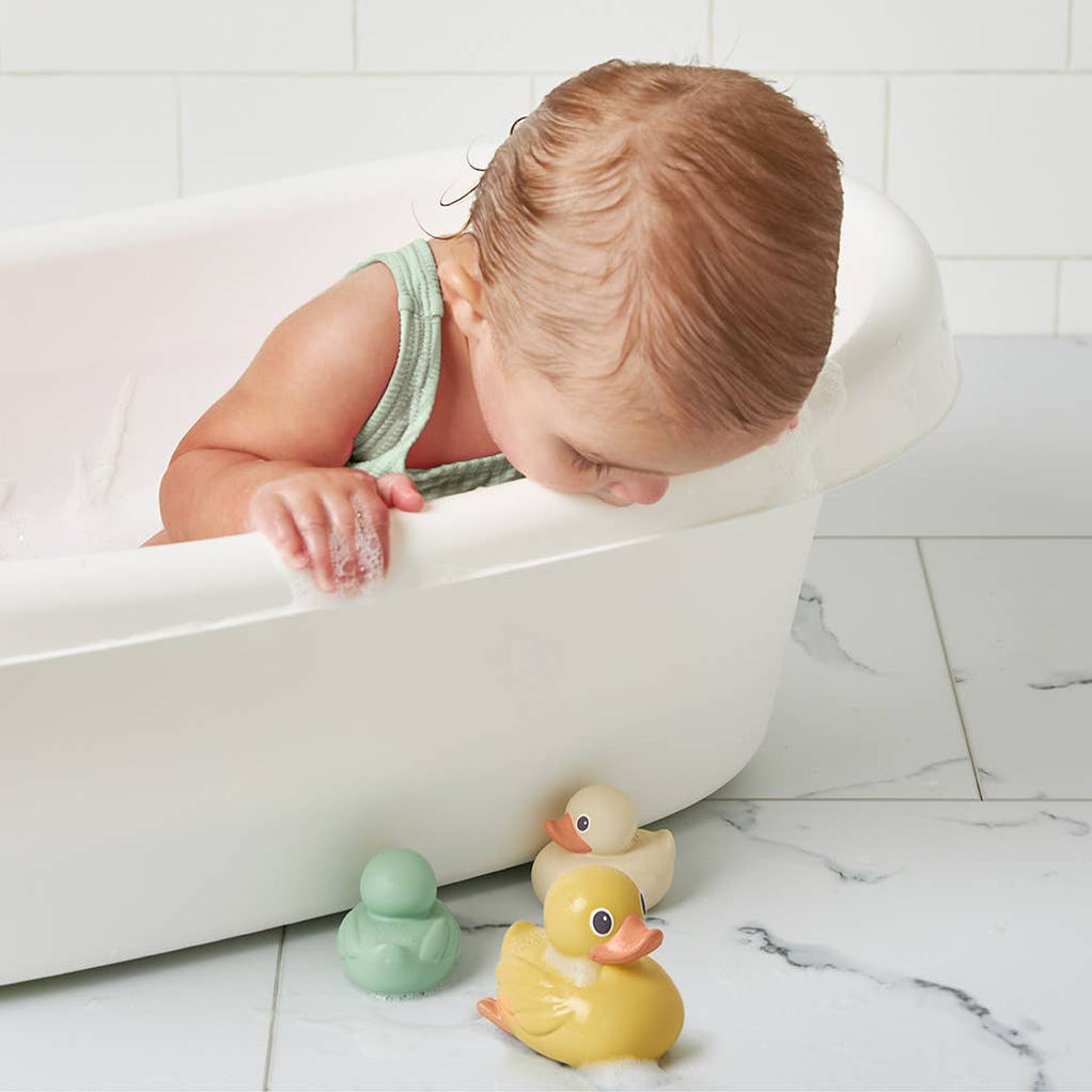 Itzy Ducky Family™ - Bath + Water Table Toys — Barlow Blue